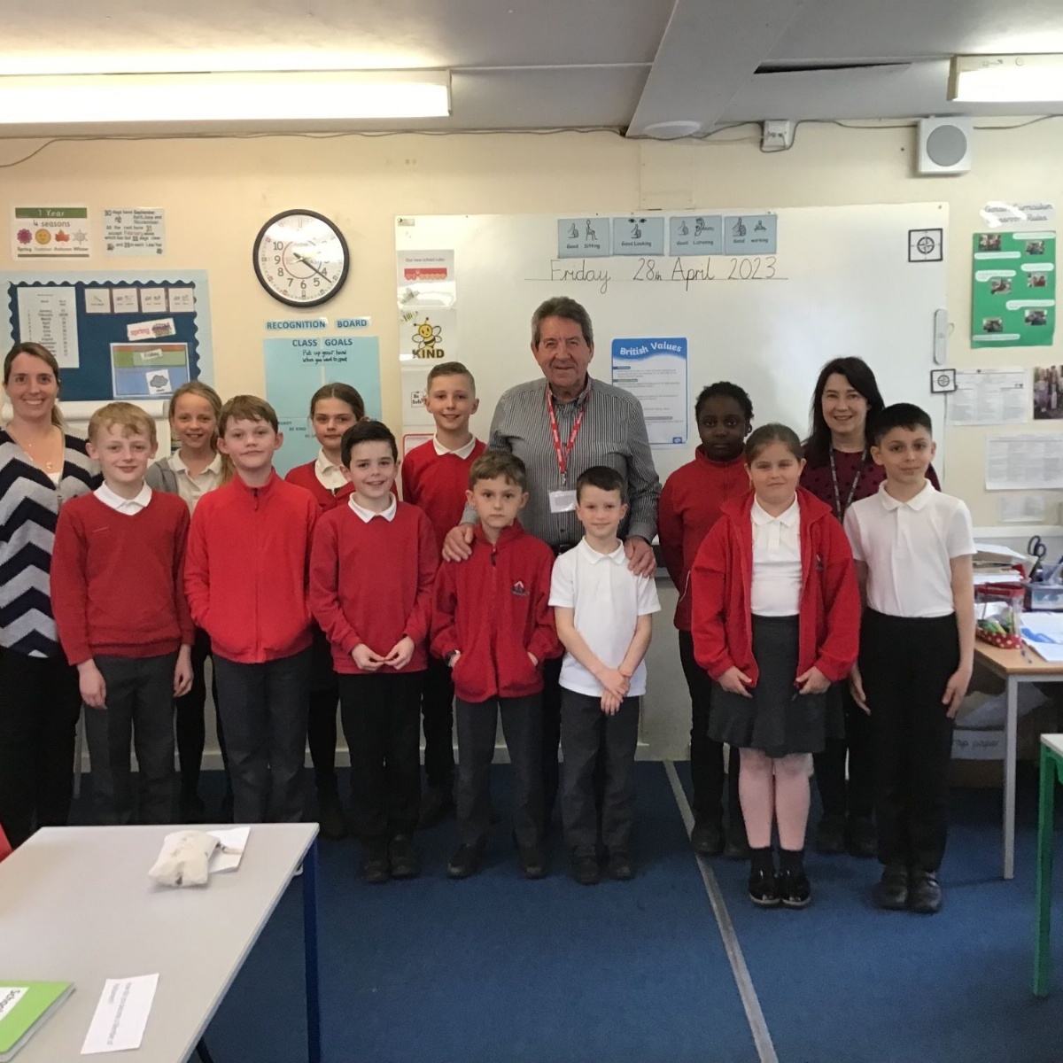 South Avenue Primary School - Local MP visits South Avenue!